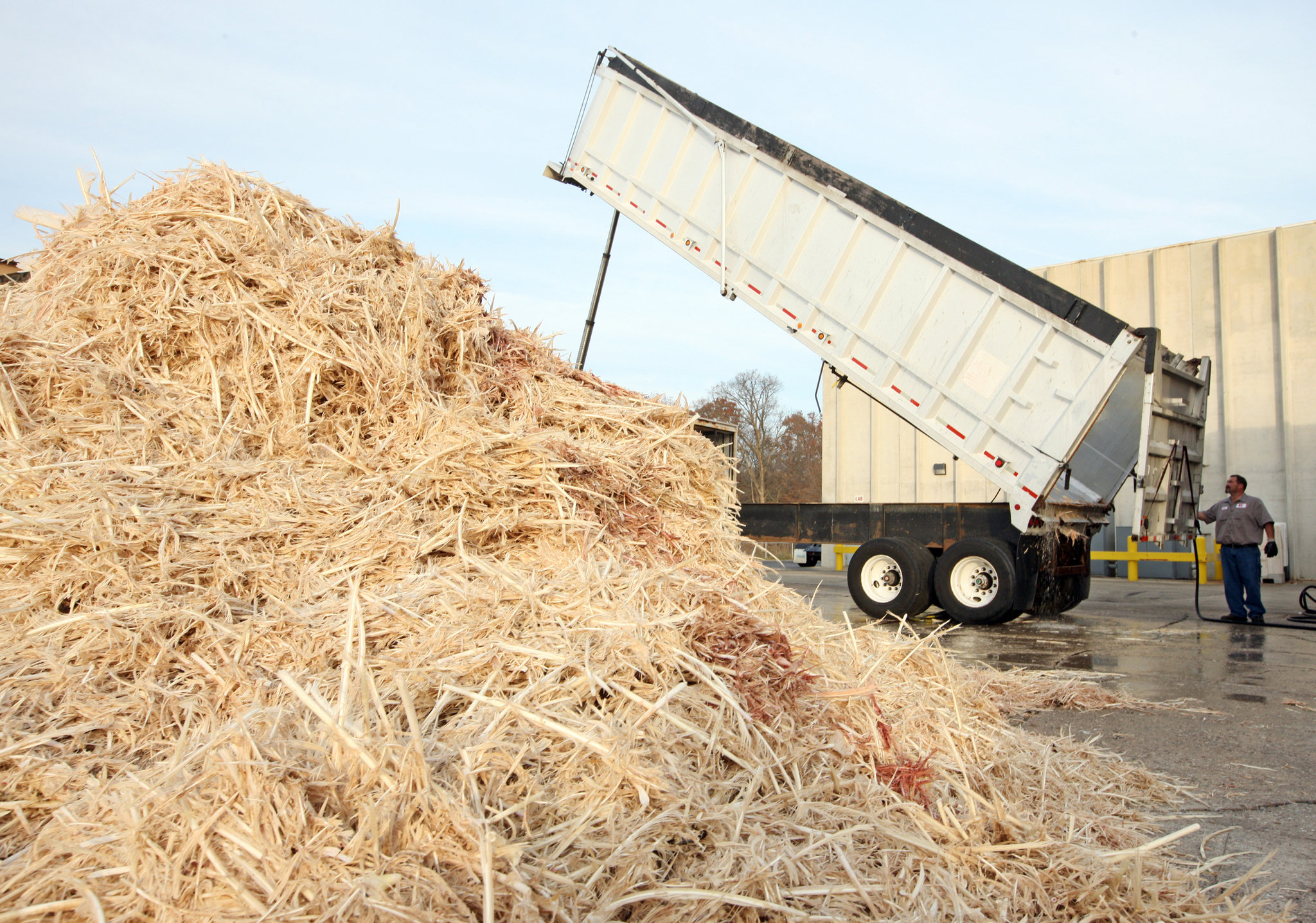damon-watts-turkey-feathers-dump-trailer-kruger-commodities ...